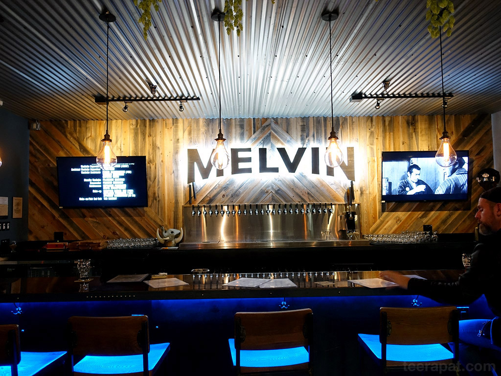 Melvin ทานอาหารไทยจิบคราฟท์เบียร์ในตัวเมือง San Diego – teerapat.com